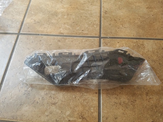 Genuine Toyota Rav4 Side Retainer 52536-0r060 525360R060 for sale ...