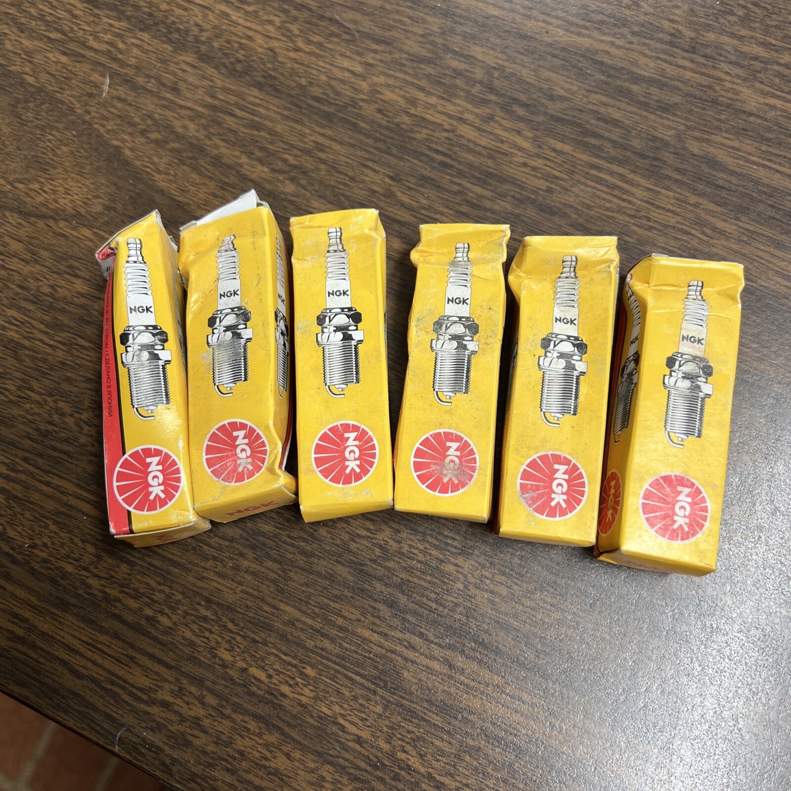 NGK B8HS - Alternative spark plugs