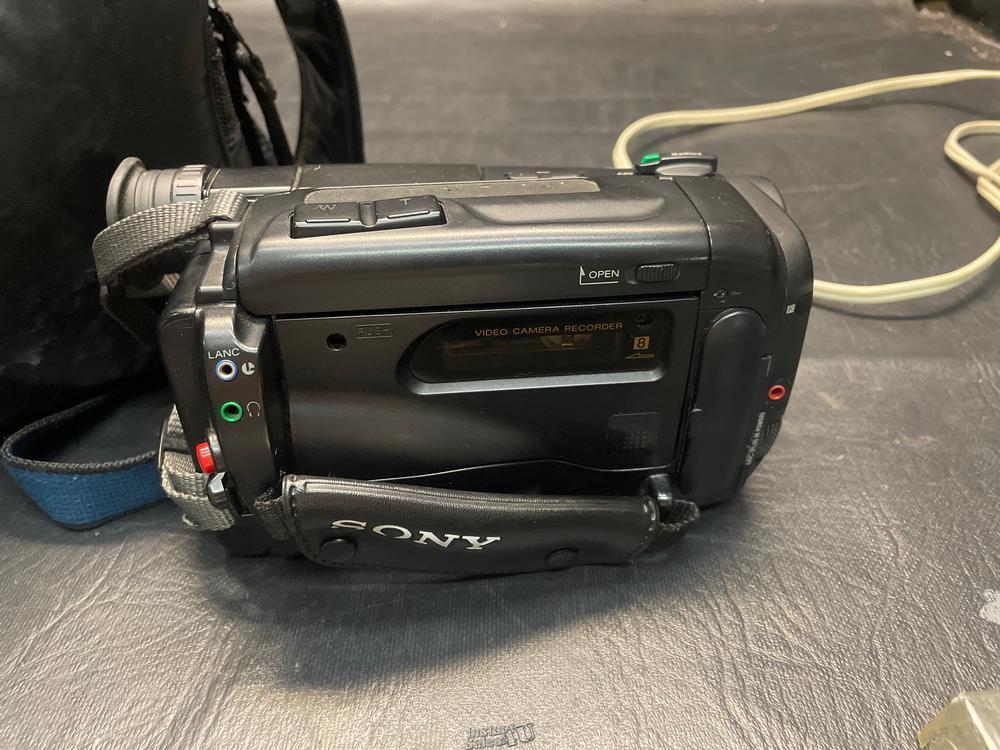 Sony CCD-TR93 Camcorder - Black with case manual remote battery | eBay