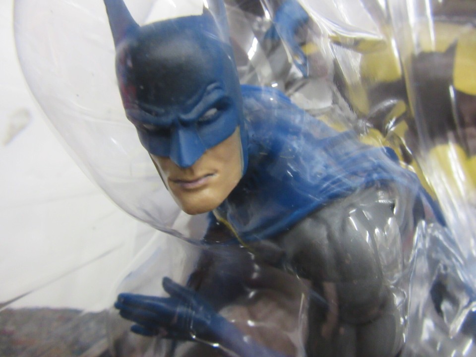 Classic Batman Gallery DC Gamestop Diamond Select 2019 figure statue | eBay