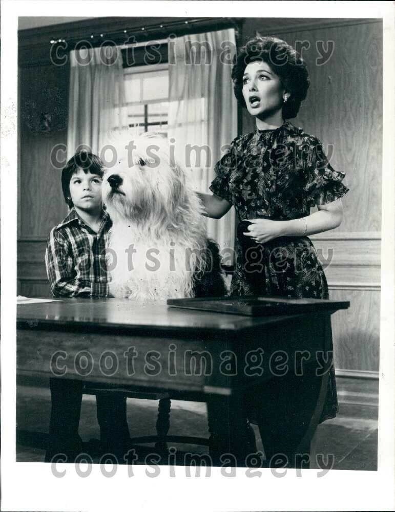 1982 Wire Photo Actors Shane Sinutko & Suzanne Pleshette in The Shaggy ...