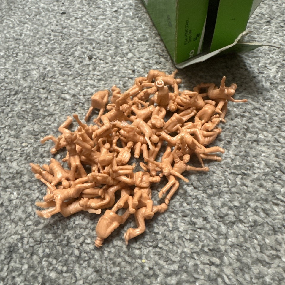 Subbuteo Supporters, Spectators, Crowd, Fans, 53 Seated Figures ...