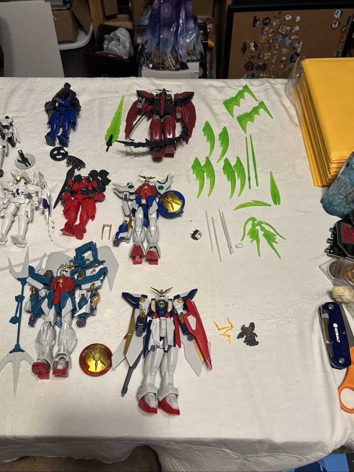 Huge Gundam Model Kit Lot, Gundam Wing, Endless Waltz) Assembled / 19 ...