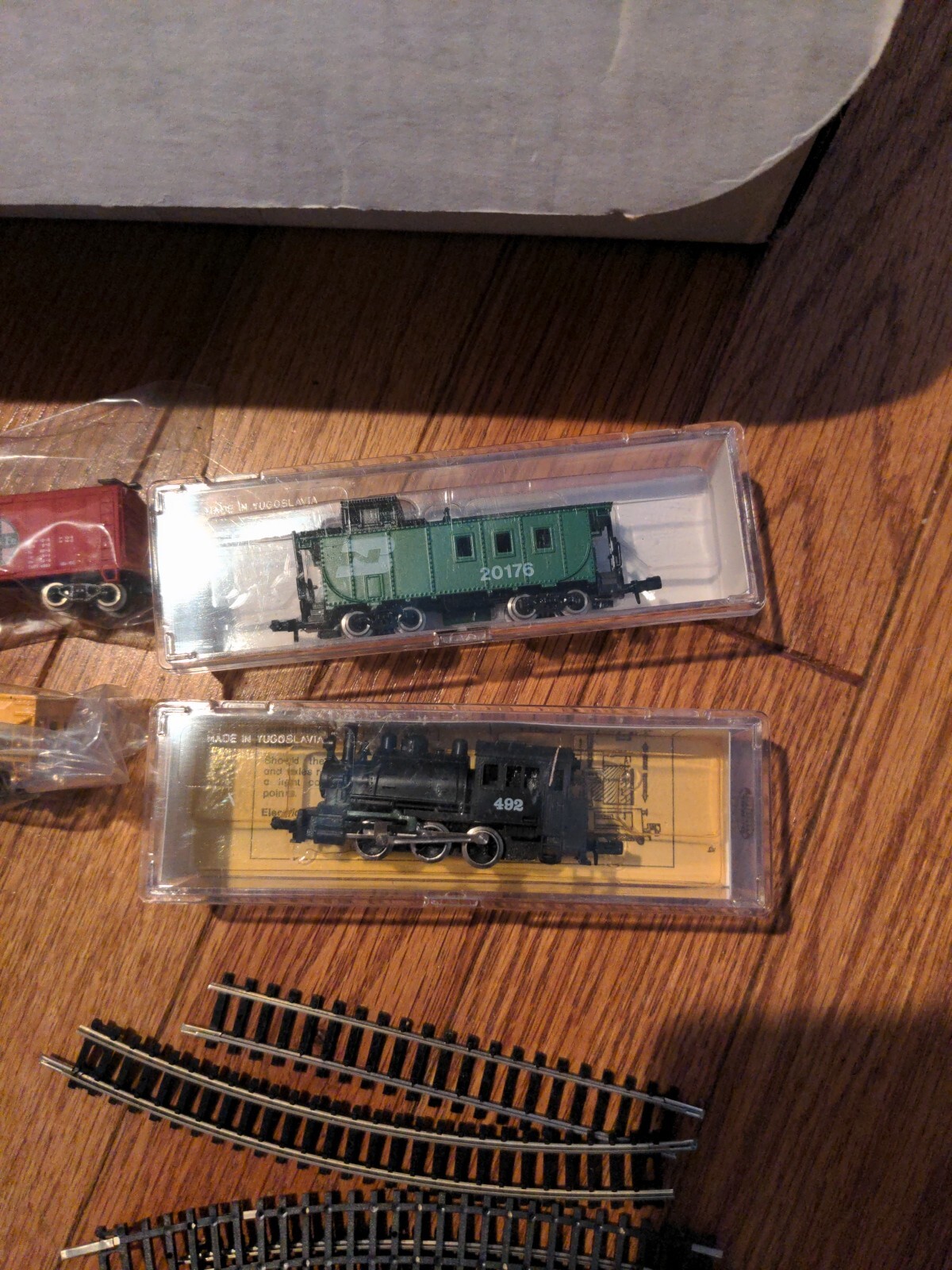 Model Power Trains Starter Kit N Gauge Engine 492 / 3 Cars, Tracks ...