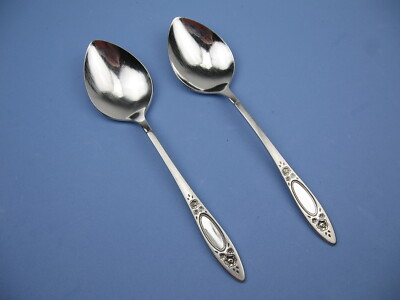 Two oval soup spoons Oneida Community VIGNETTE flowers beaded oval ...
