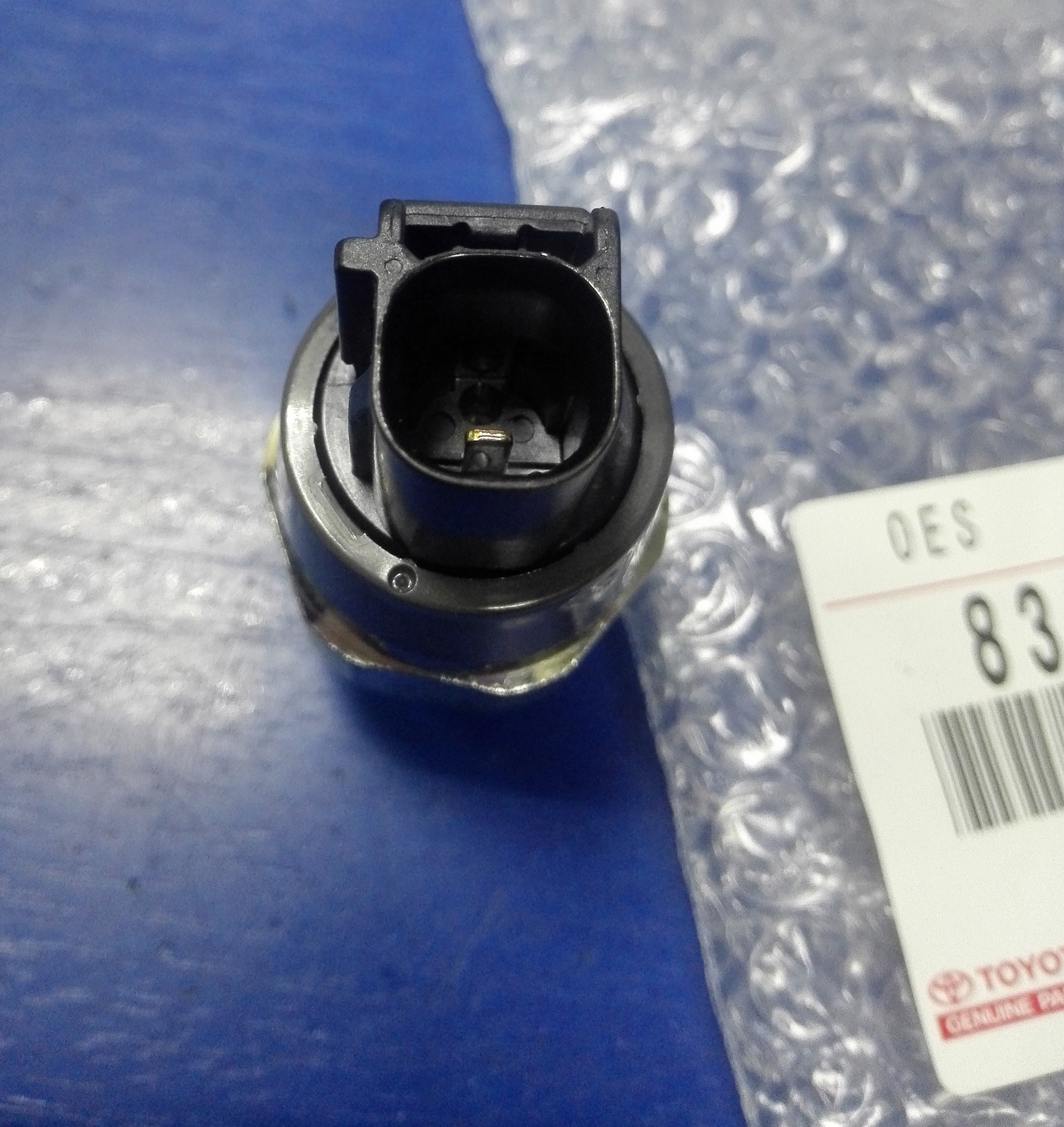 83530-60020 Toyota Switch assy, oil pressure (for engine) 8353060020 ...