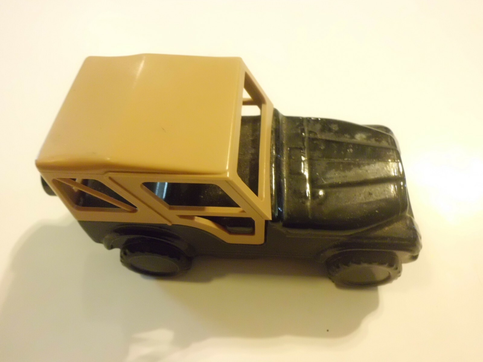 Avon Jeep Renegade Decanter In great codition empty no cracks or chips ...