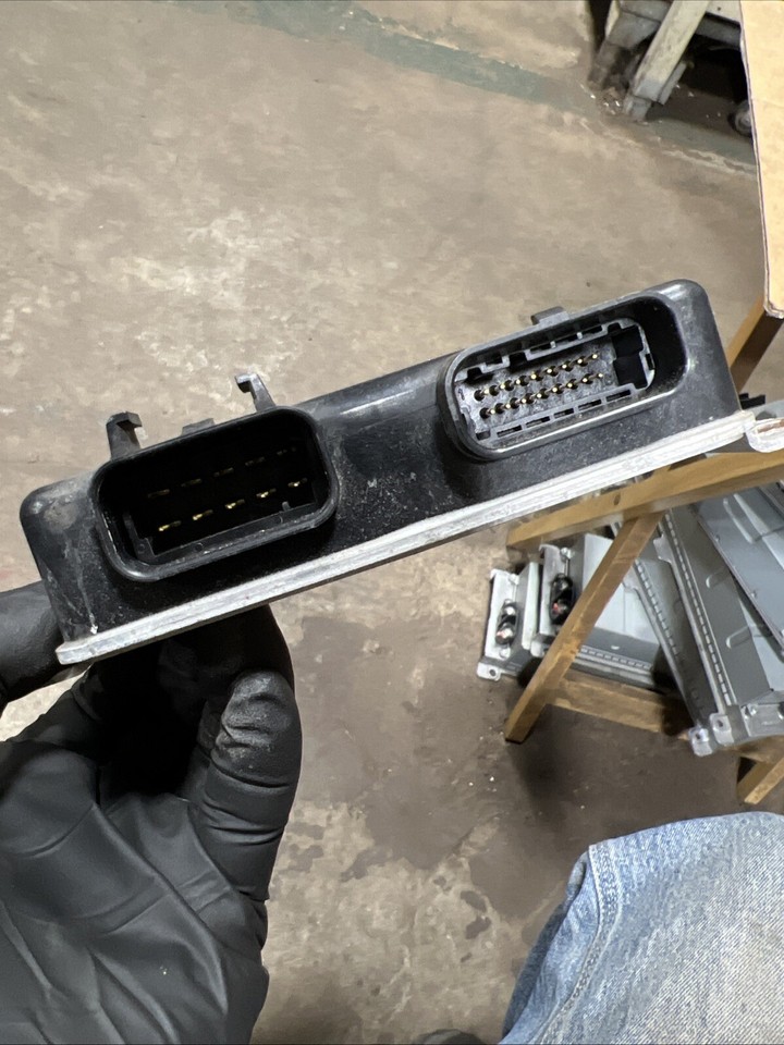 2003-2005 Sierra Silverado Avalanche GM Throttle Control TAC Module ...