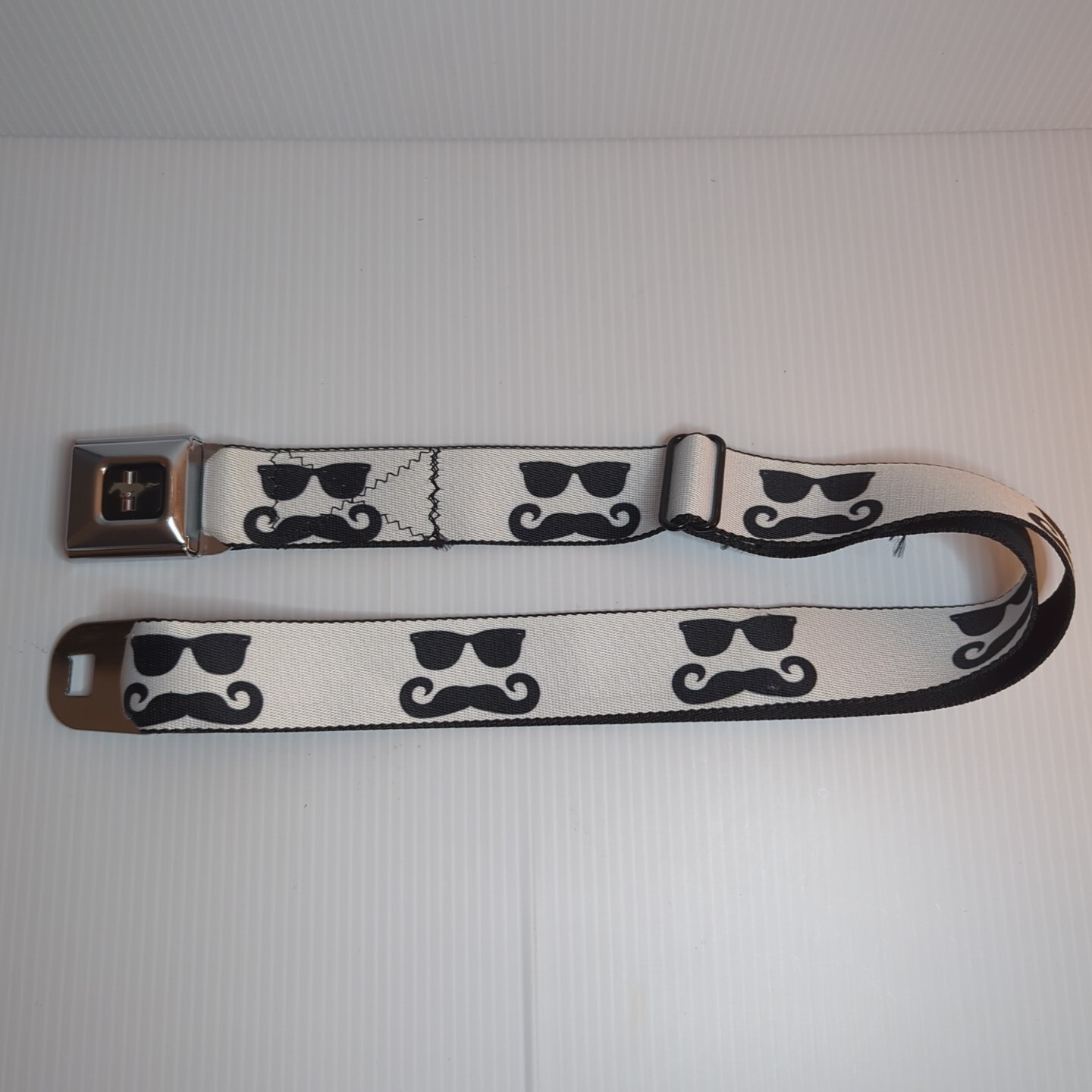 FORD MUSTANG Mustache seat belt style BUCKLE DOWN one… - Gem