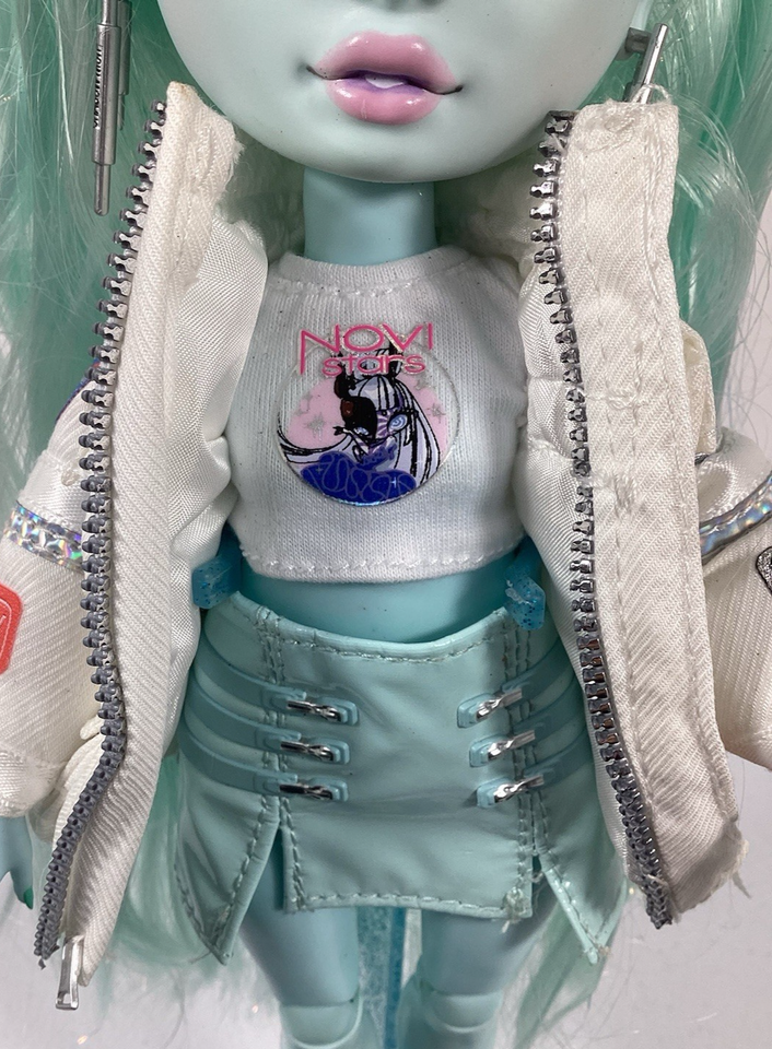 Rainbow High Shadow Zooey Electra Fashion Doll & Accessories With Stand ...