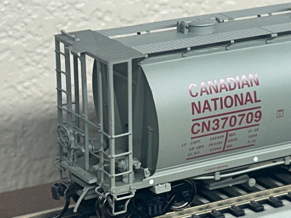CANADIAN NATIONAL " RAINBOW / LIFESAVER " CYLINDRICAL 4 BAY HOPPER HO ...
