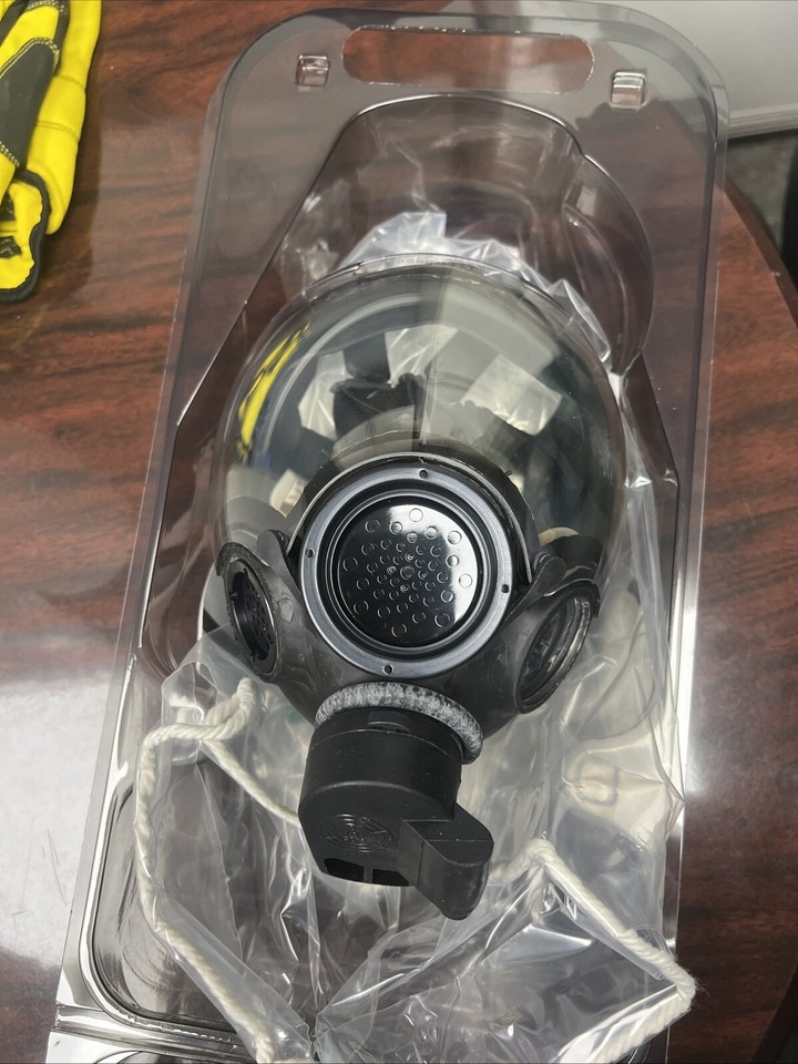 MSA Millennium Full Face Gas Mask CBRN Riot Control w/ clear outsert ...