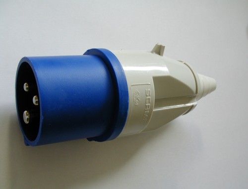 CARAVAN + CAMPING SCAME BLUE 16A HOOK UP 3 PIN PLUG 230V | eBay UK