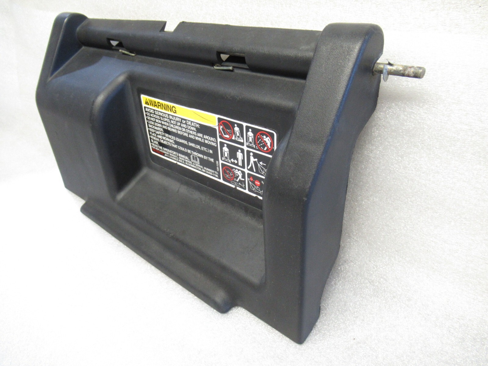 TORO PUSH MOWER REAR BAGGER DOOR COVER bag 104-9370 | eBay
