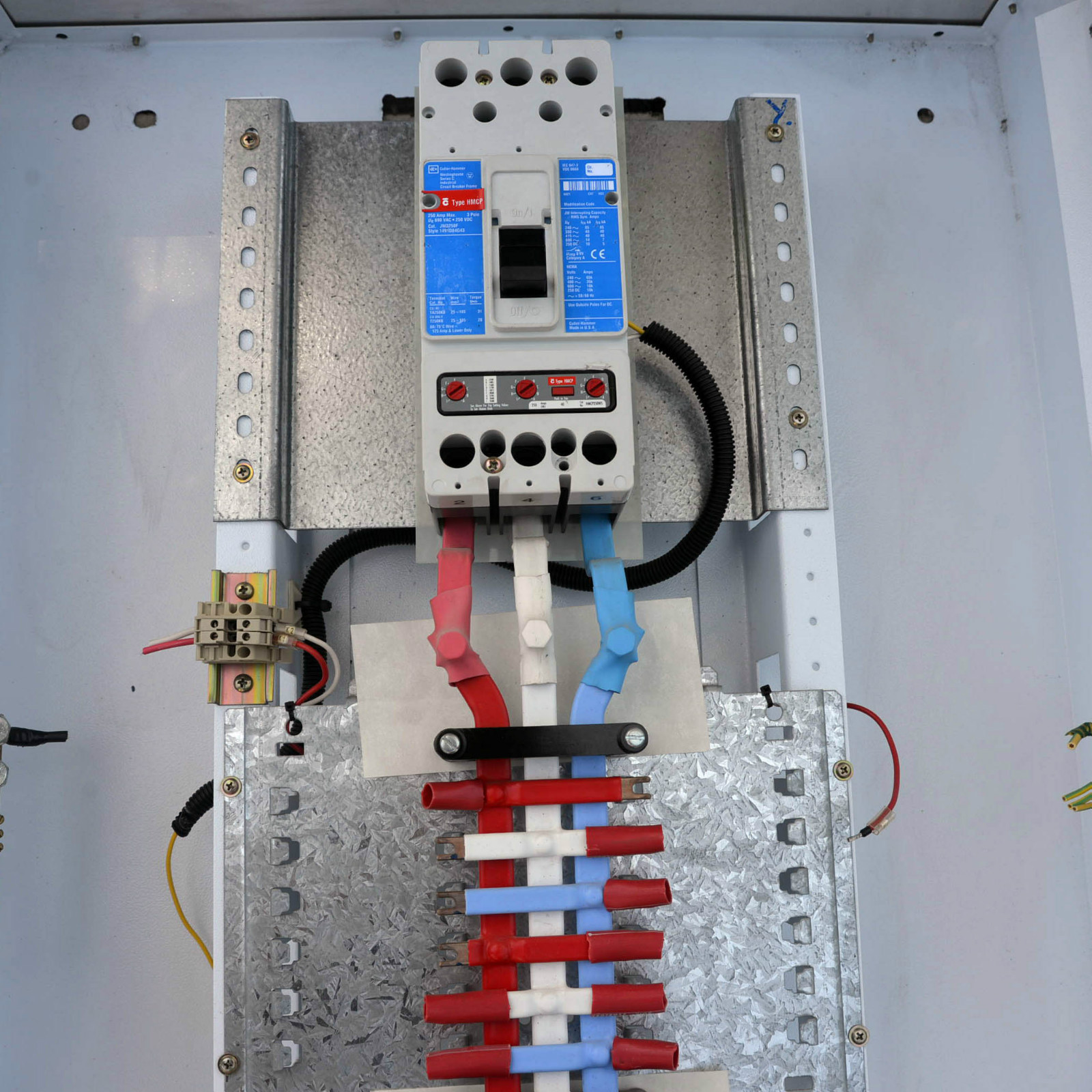 Nilsen Electrical Switch board Distribution 200A Cutler-Hammer HMCP ...