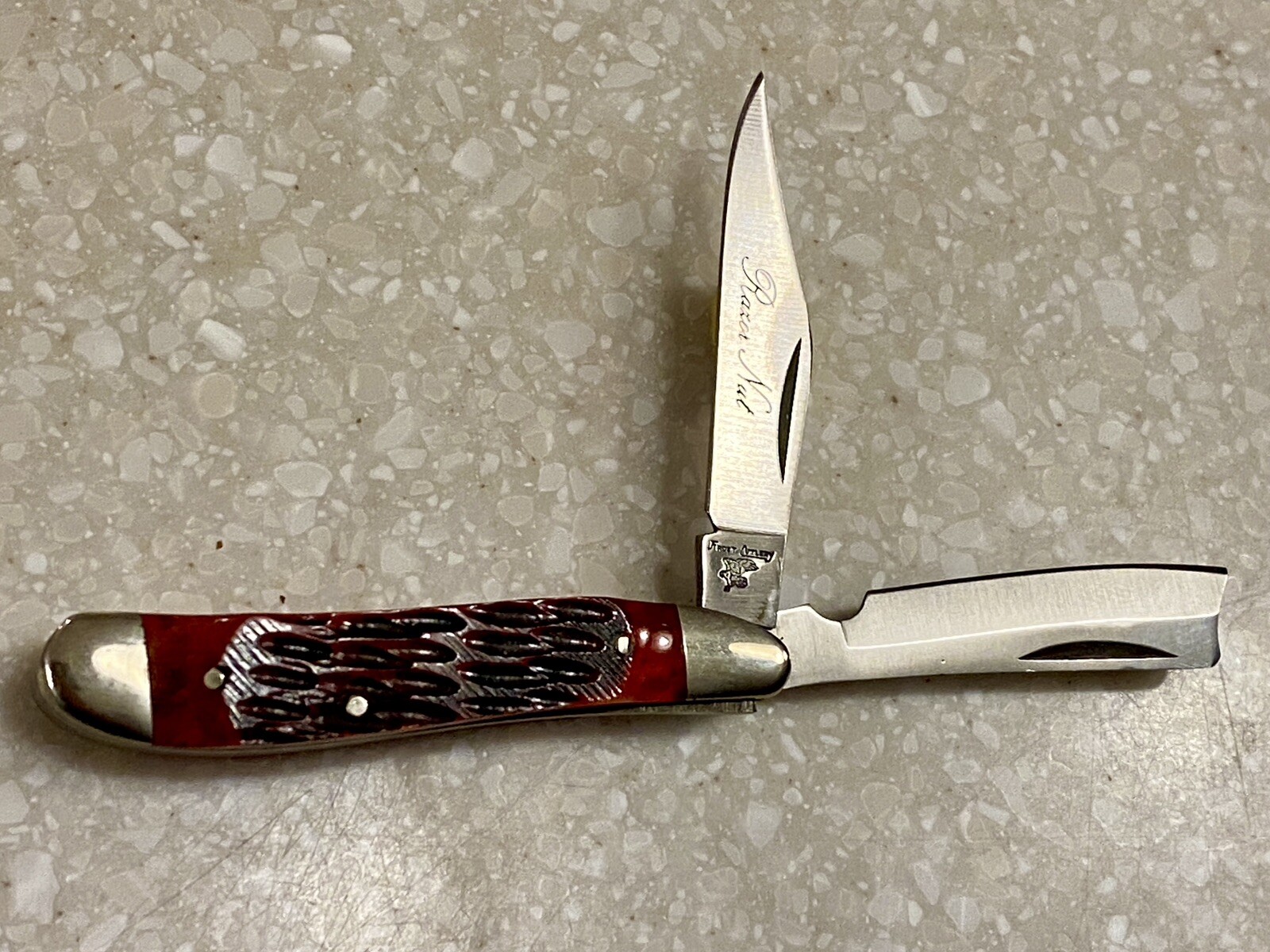 FROST Cutlery Razor Nut, Trapper Knife, Red Bone Handles, Japan, NEW IN ...