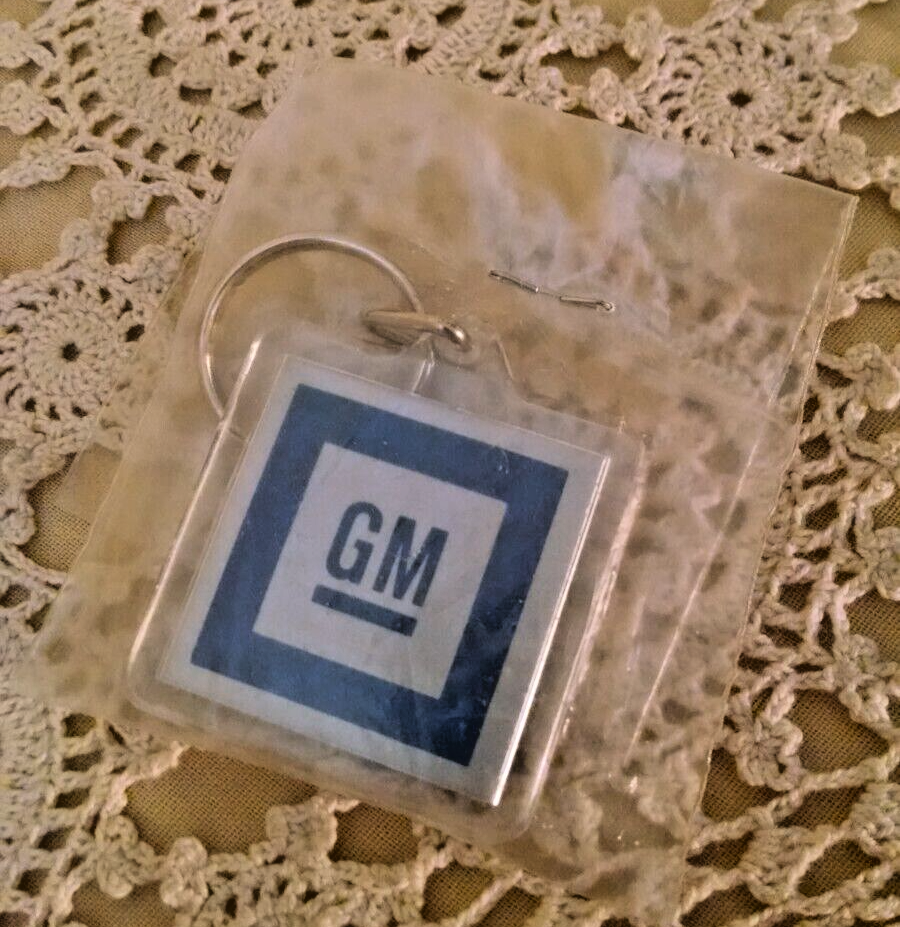 GM KEYCHAIN NEW NOS GENERAL MOTORS VEHICLE CENTER GM BLDG DETROIT ...