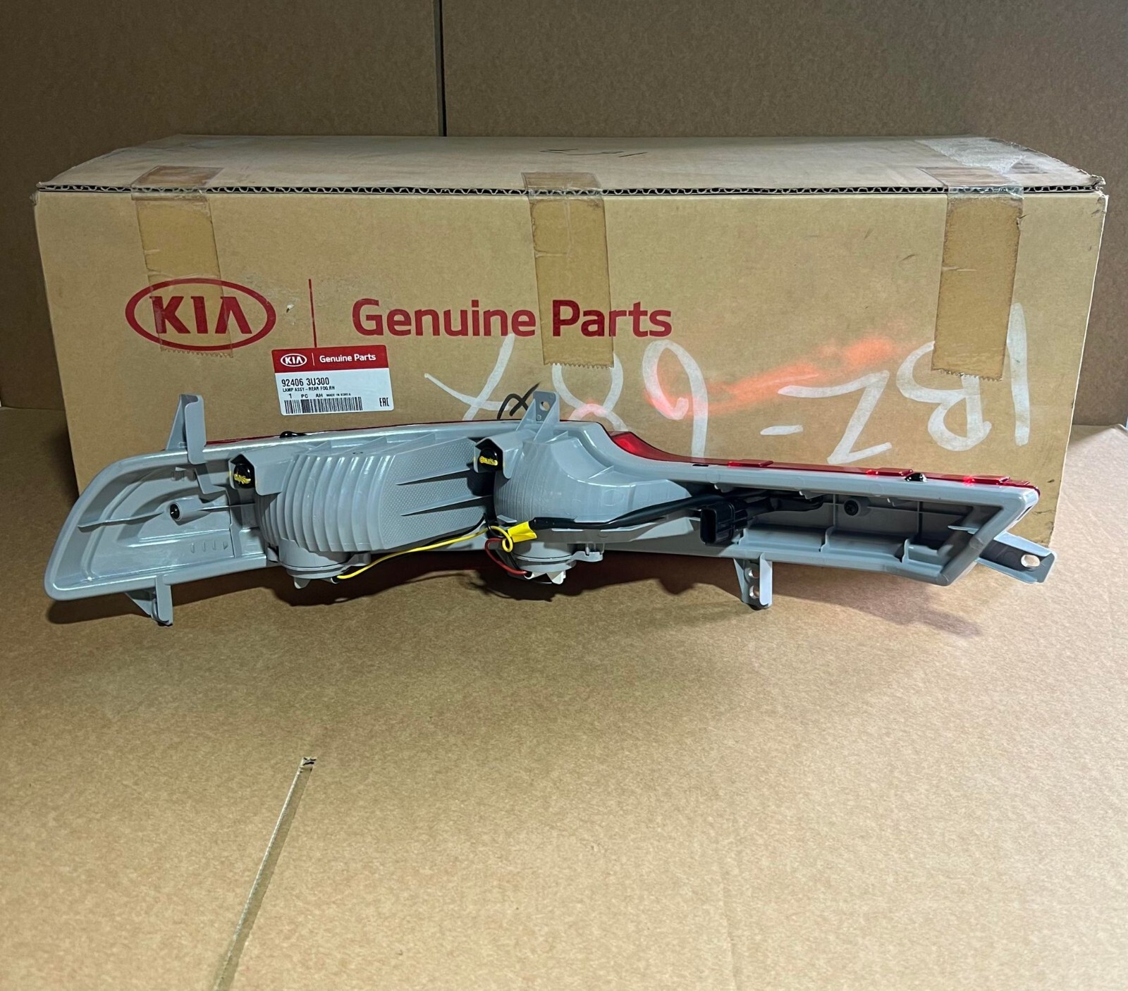 Genuine New KIA SPORTAGE FOG LAMP ASSY REAR RIGHT GENUINE 92406-3U300 ...