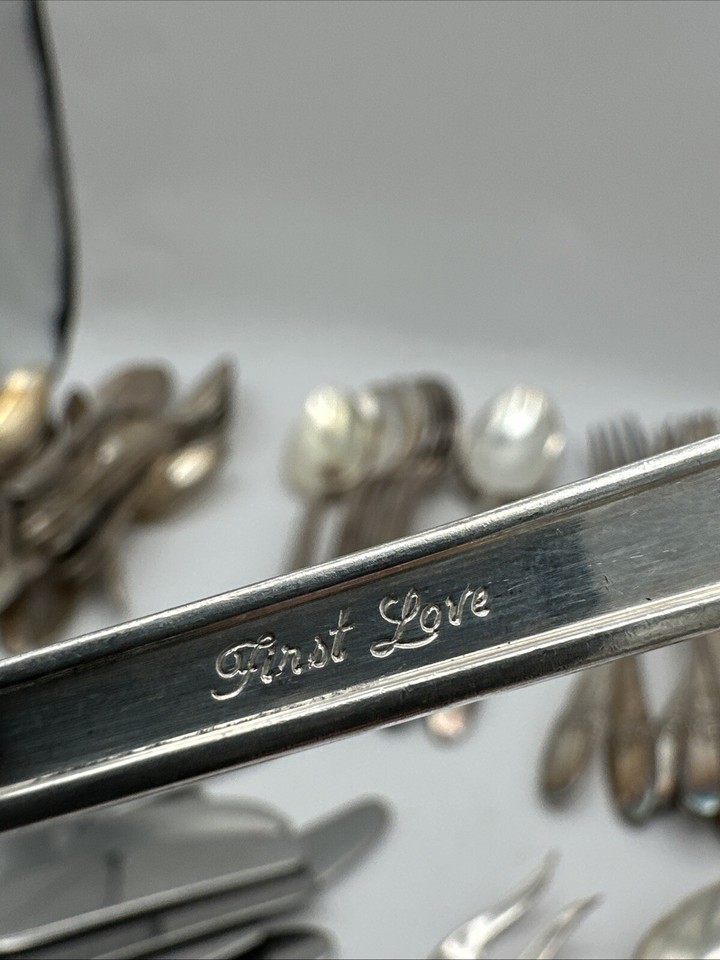 1847 ROGERS BROS IS - FIRST LOVE - SILVERWARE - VINTAGE - 74 Pieces ...