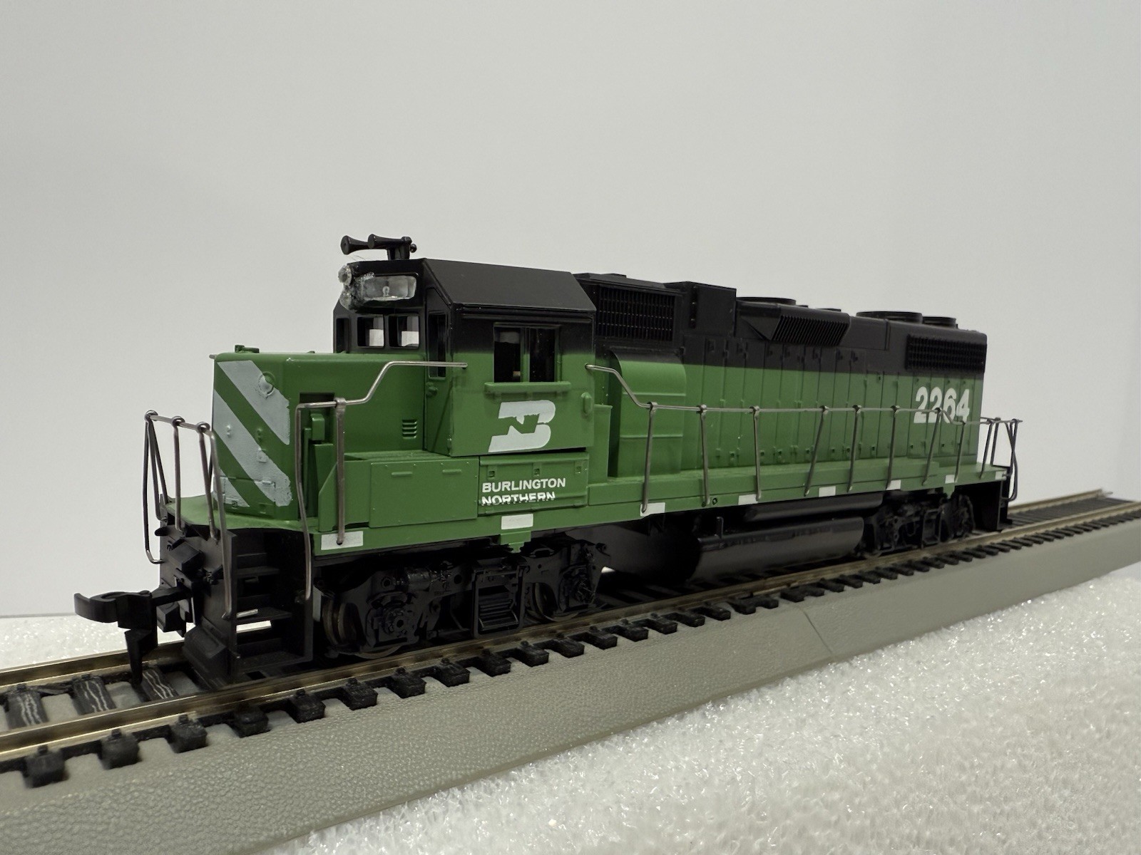HO Front Range Products GP9 Diesel Locomotive Burlington Northern #2264 | eBay