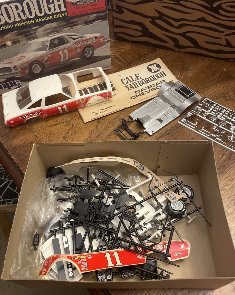 MPC 1-1709 1:25 scale Yarborough Junior Johnson Nascar Chevy Laguna ...