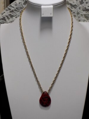 J243-VINTAGE NECKLACE~ABSTRACT PENDANT~RED/BLACK/GOLD~UNIQUE~21" | eBay
