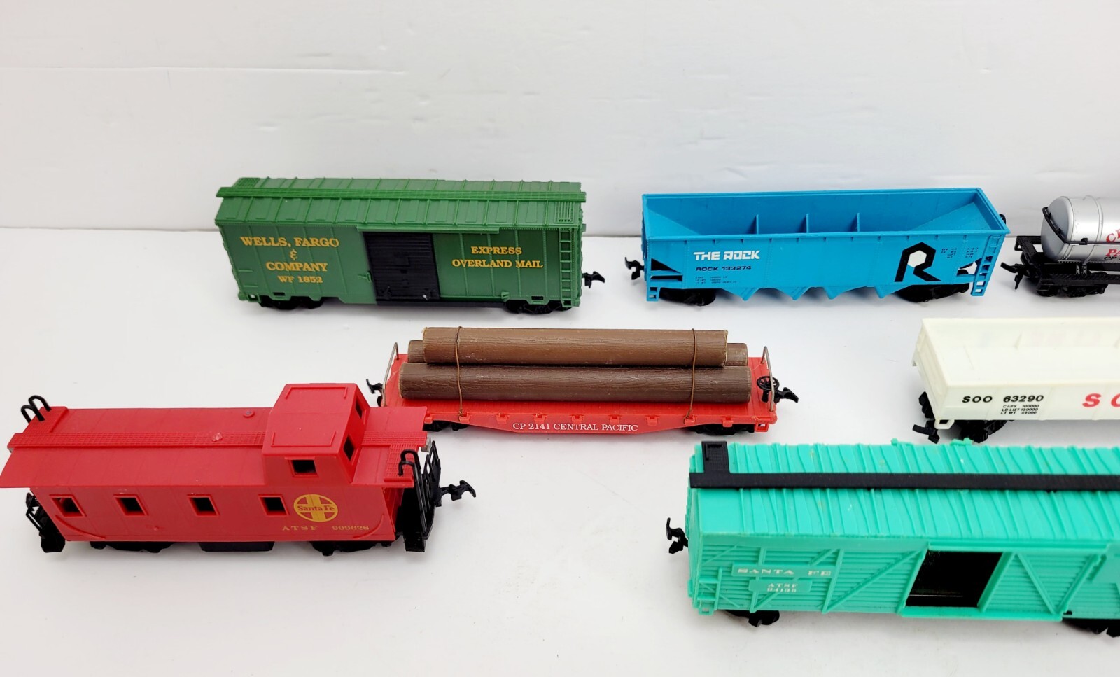 HO Scale Vintage Lot of 10 Train Cars Assorted Types - Santa Fe Tanker ...