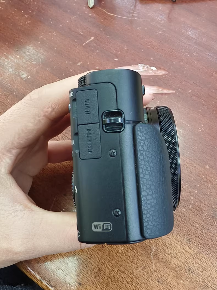 Sony Cyber-Shot DSC-RX100 V RX100M5 Flip Screen WiFi Copact Digital ...