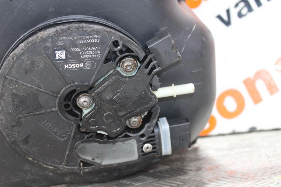 Volkswagen Crafter MK1 Adblue Tank+ motor Genuine 2017 HVW 9064700000 ...