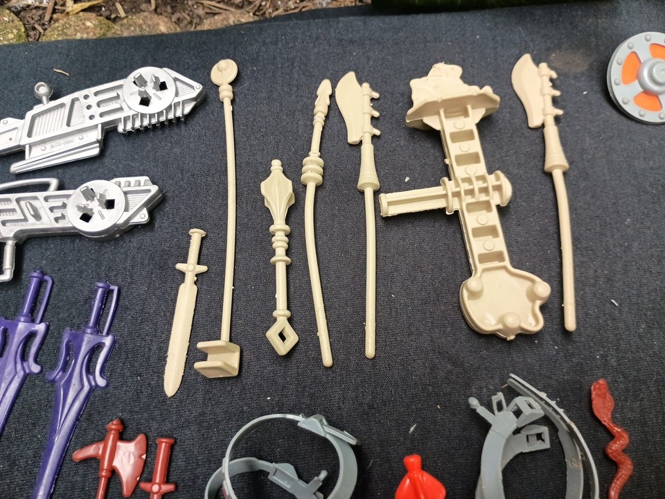 Vintage MOTU Masters Of The Universe Weapons And Accessories 40+ Pcs | eBay