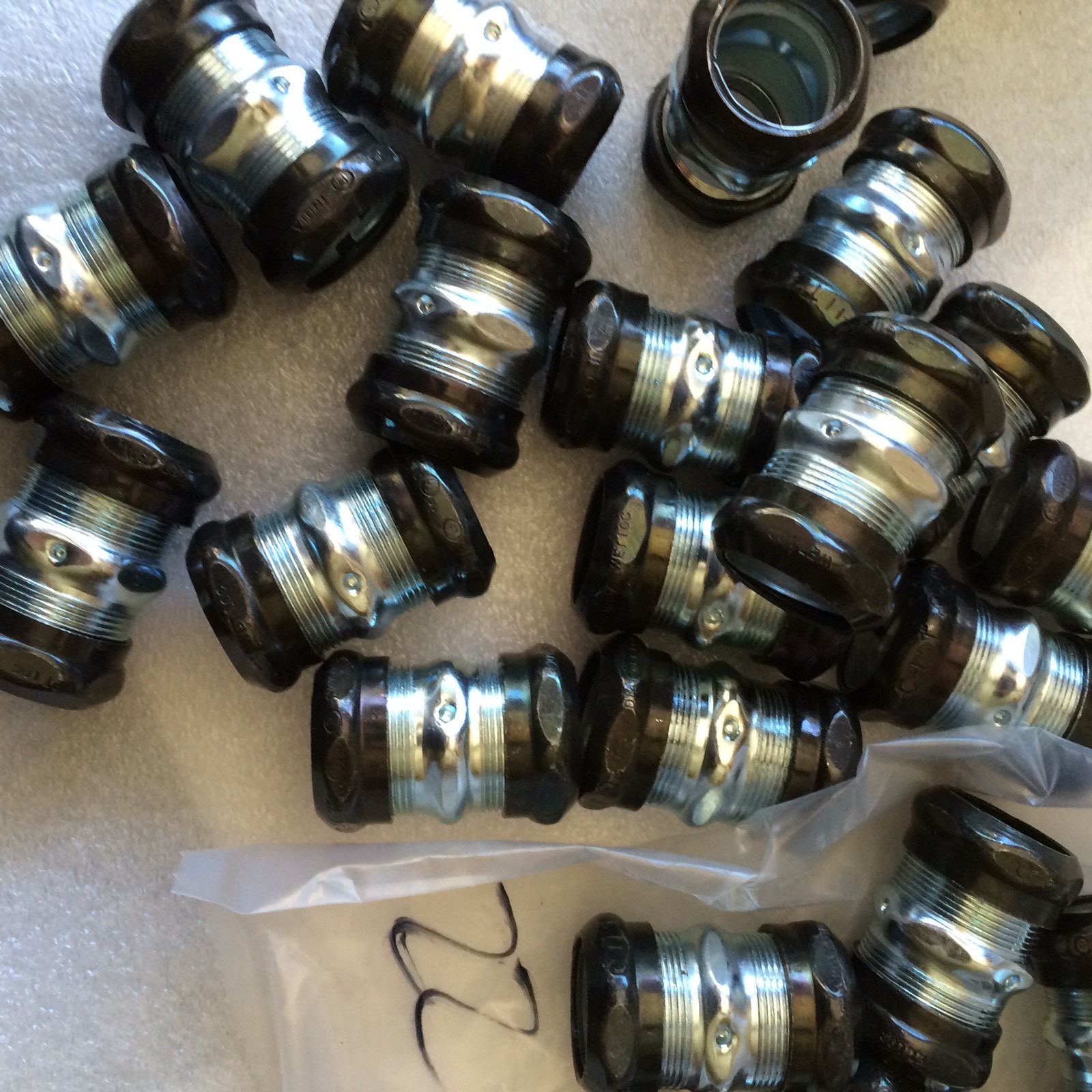 (22) C H 1" Wet Loc Compression Coupling Fittings | eBay