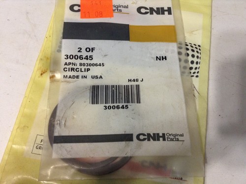 300645 - A New Internal Snap Ring For A CaseIH D40, D45, DX18E, DX21 ...