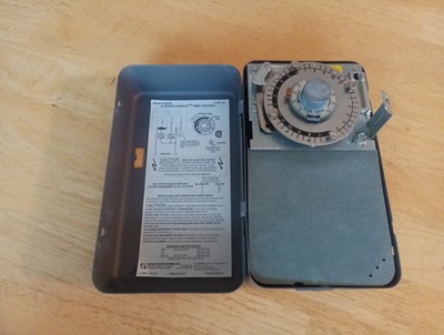 NEW PARAGON 8145-20 DEFROST CONTROL REFRIGERATION TIMER 120/208-240 VAC ...