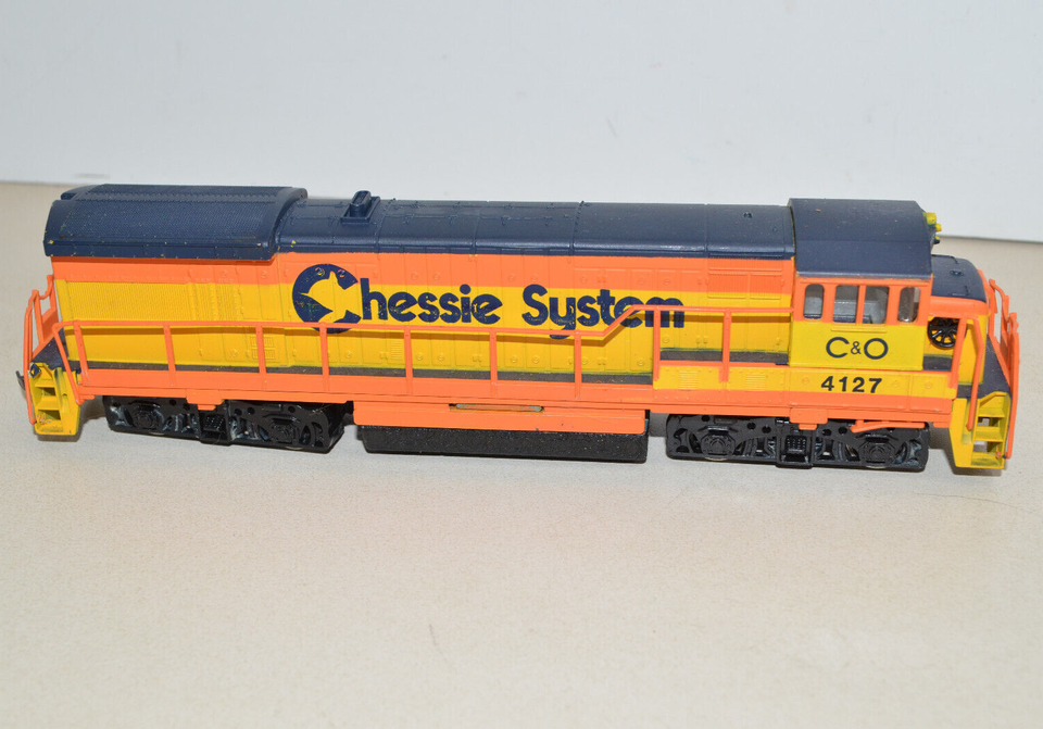 HO SCALE Toy Train Engine Lot Bachmann Conrail Chessie System Athearn ...