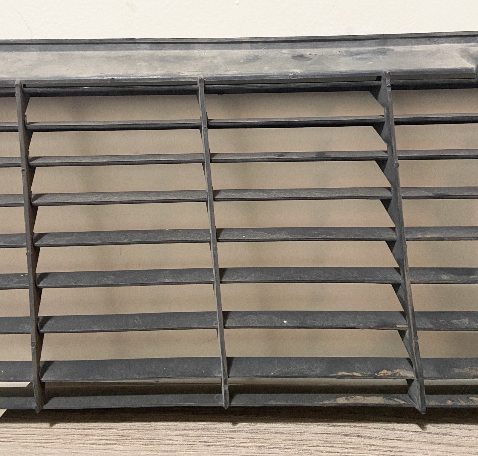 AUTHENTIC Right Side Grille BMW 2002 E10 1974-1976 Vintage Black Head ...