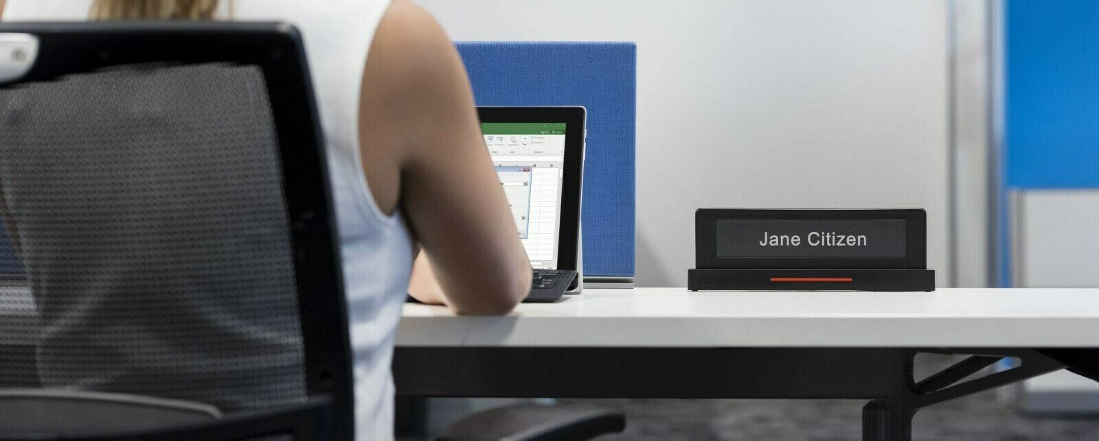 Embrava Blynclight Nameplate Computer USB Job Office Desk ...