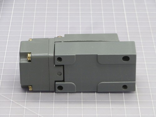 EATON E50BR1 E50 NEMA HEAVY DUTY PLUG-IN LIMIT SWITCH T246160 ...