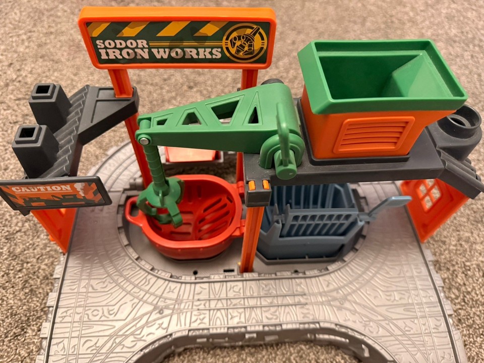 Thomas & Friends Take n Play Thomas at Sodor Ironworks Train Playset ...