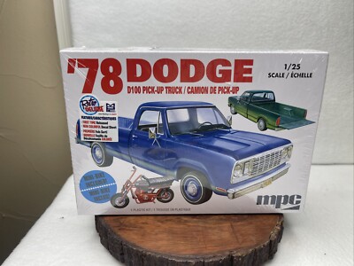 MPC 1/25 1978 Dodge D100 Pick-Up Truck Model Car Kit with Minibike New ...