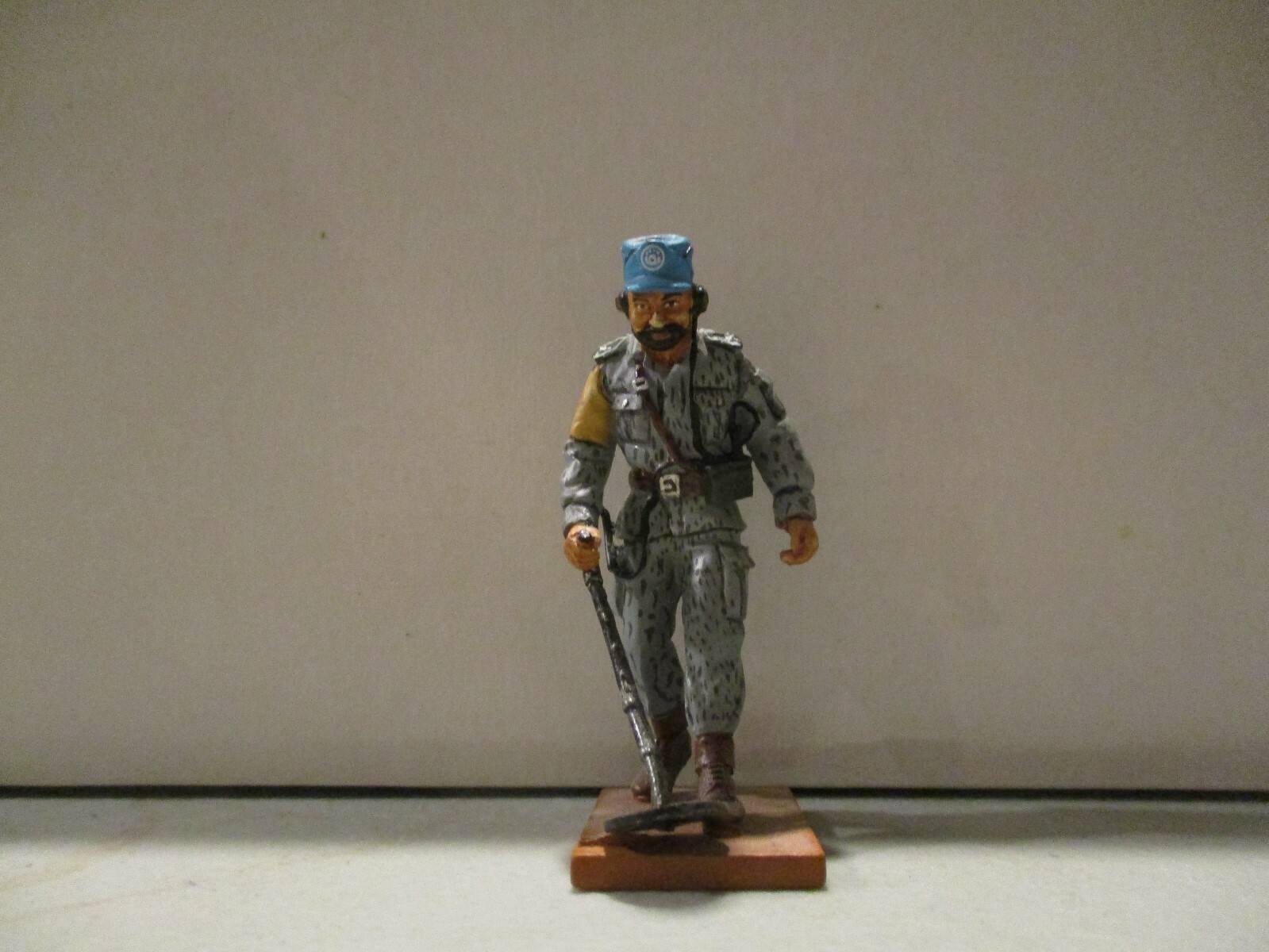 Del Prado 1/30th scale Engineer ensign UNEF Poland 1979 | eBay