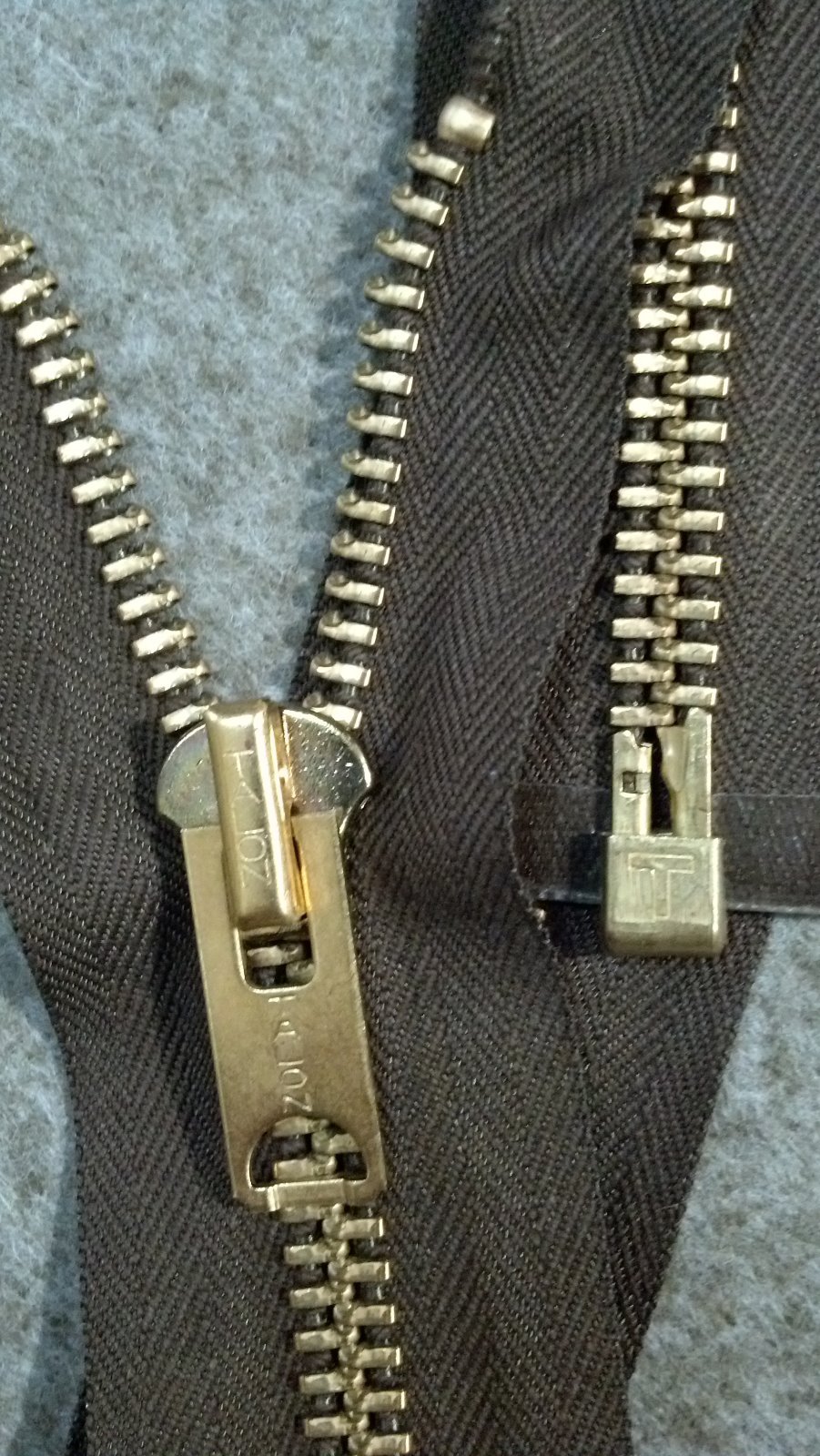 VTG.1970s "TALON" ZIPPER #10 SEPARATING Metal=26in BRASS/BROWN=1-5/8" X ...