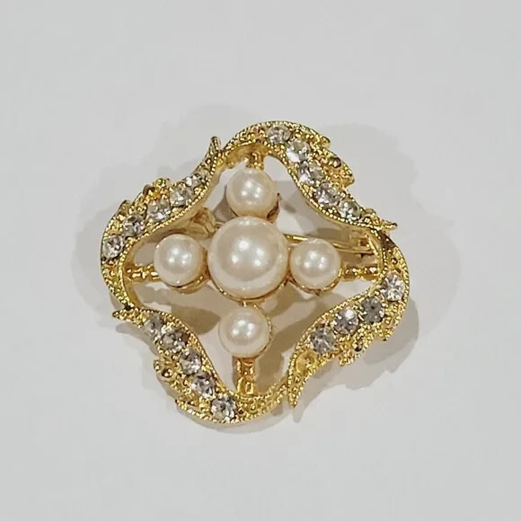 1960's RICHELIEU Gold Toned Pearl + Rhinestone Pin Fa… - Gem