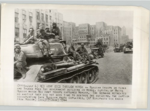 SOVIET ARMY Ride Tanks Through MINSK After Advance RUSSIA WWII 1944 ...