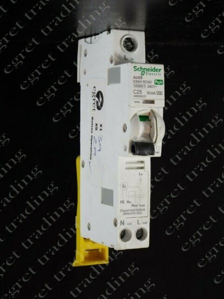 Schneider Acti9 iC60 A9D05820 RCBO Circuit Breaker - White for sale ...