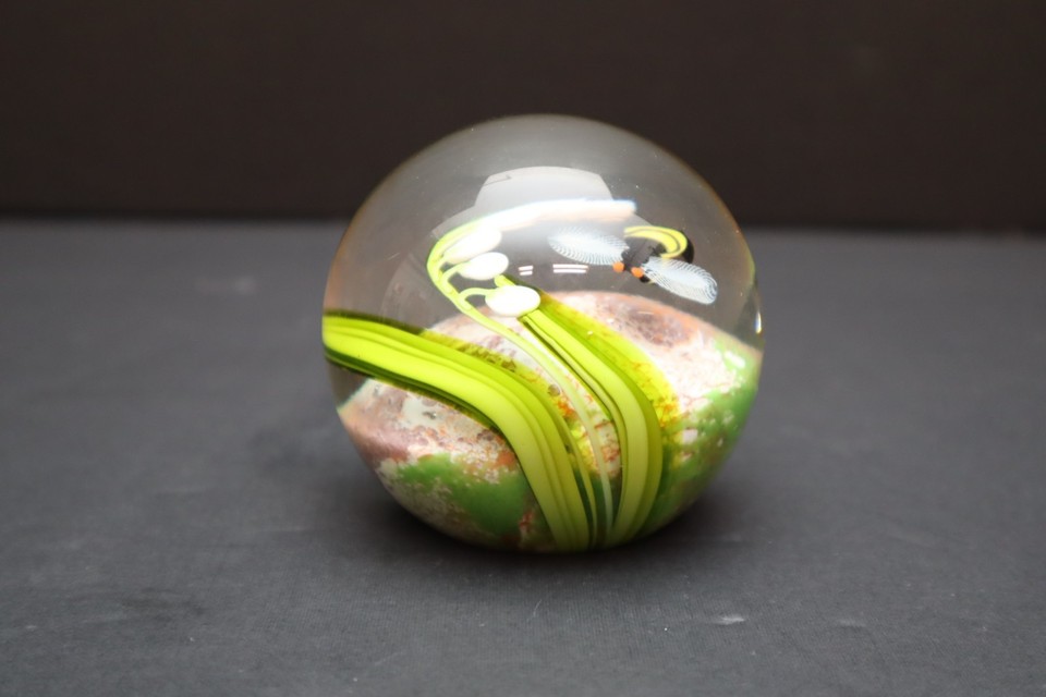 Orient & Flume Studio art glass paperweight SIGNED Bumblebee Bee ...