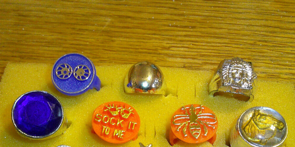 vintage lot plastic gumball vending machine adjustable toy rings DJR9 ...