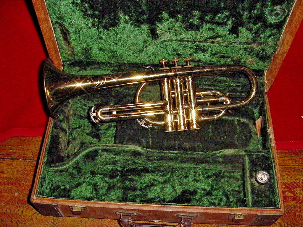 VINTAGE WINDSOR CORNET MID 60S NICE CONDITION and BENGE 7C MOUTHPIECE ...
