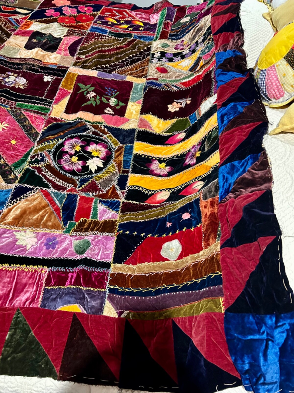 ANTIQ VELVET APPLIQUÉD EMBROIDERED PRETTIEST CRAZY QUILT TOP EVER SEEN ...