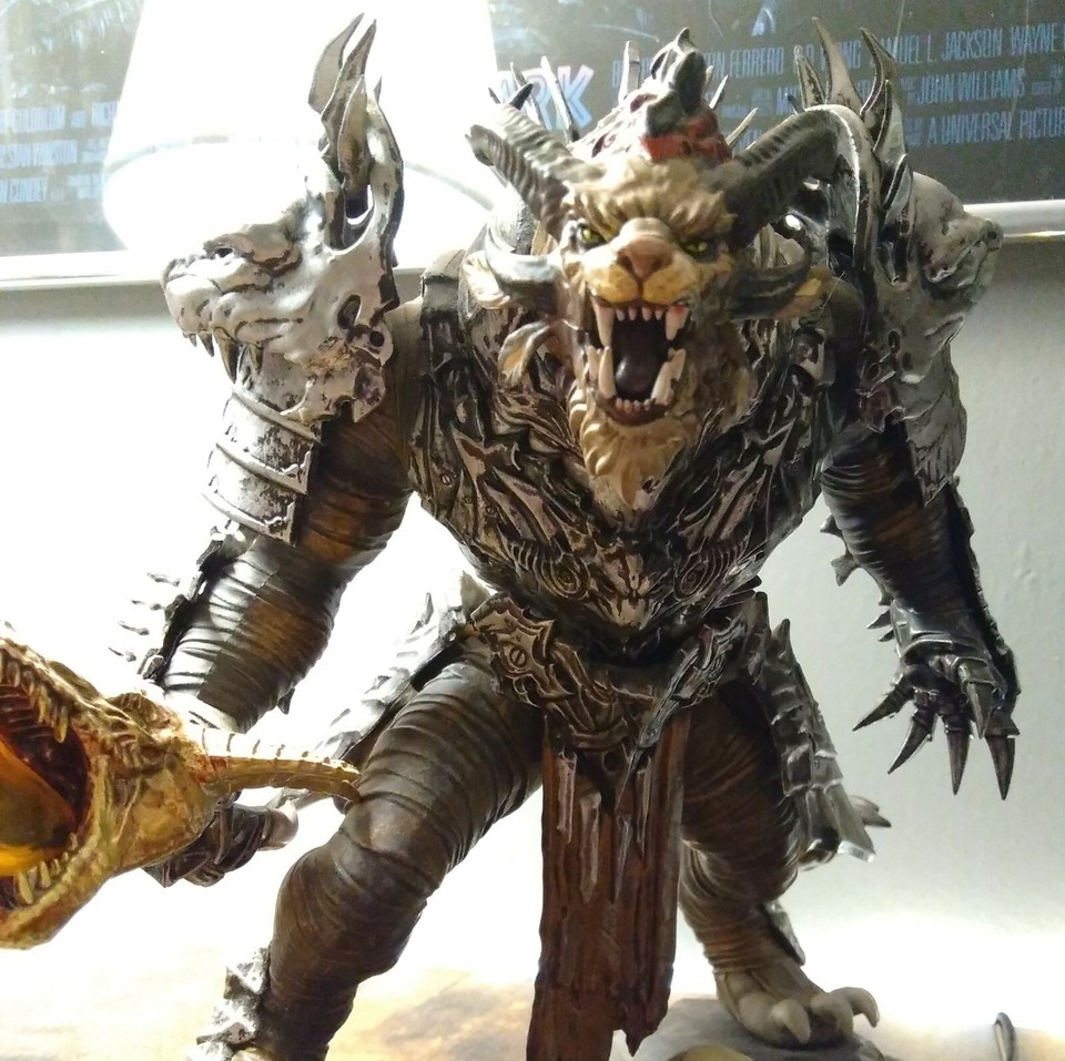 Guild Wars 2 CE 10" Rytlock Statue Figure, Sword Included, Great ...