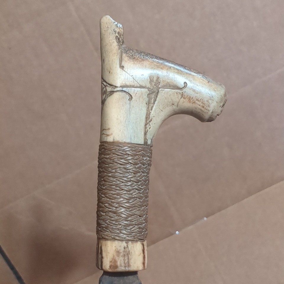 Antique Indonesian Dayak Mandau Short Sword Knife Horn/Bone Handle W ...